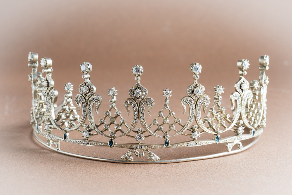 Tiara Liz • López-Linares
