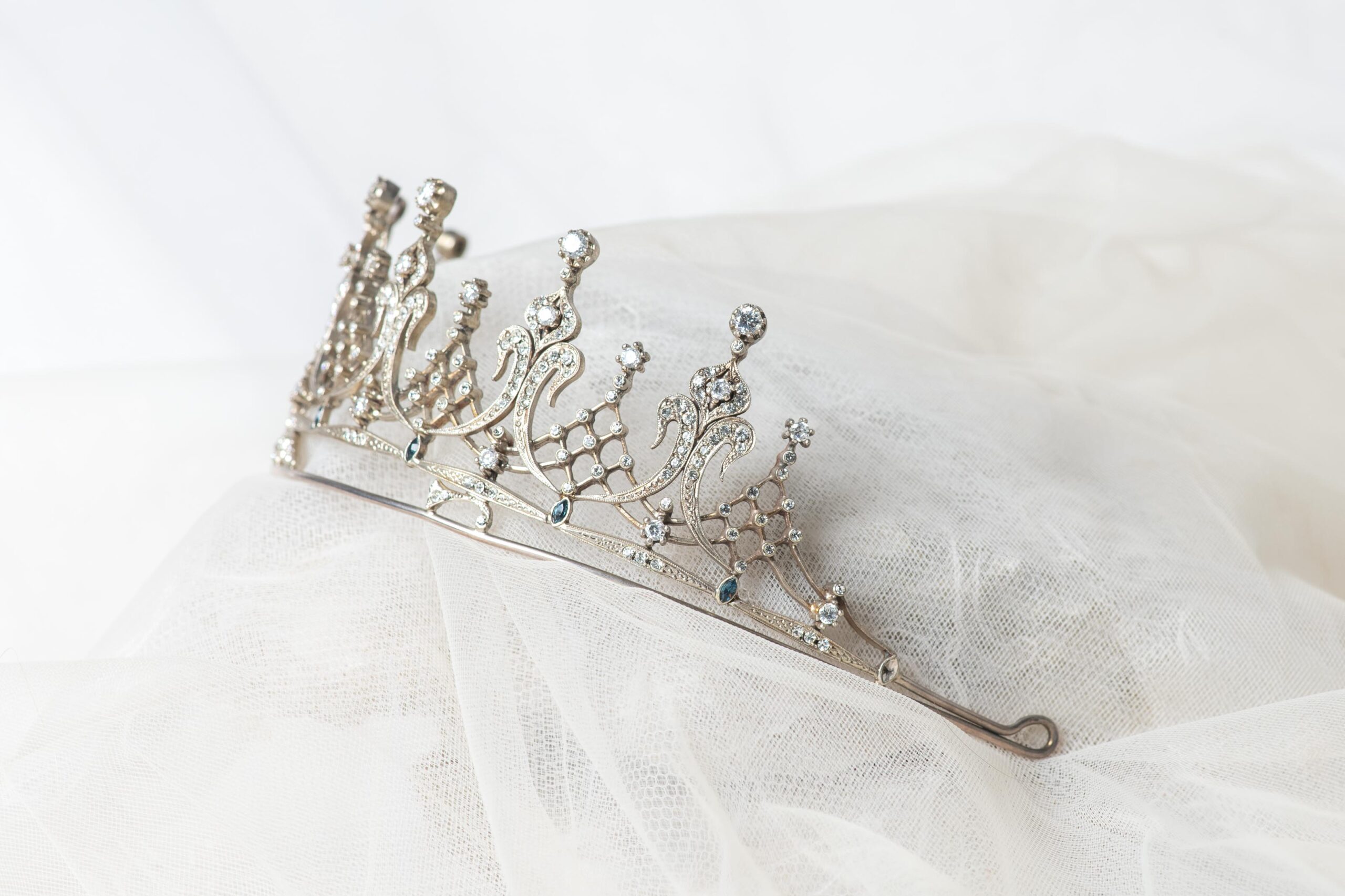 Tiara Liz • López-Linares