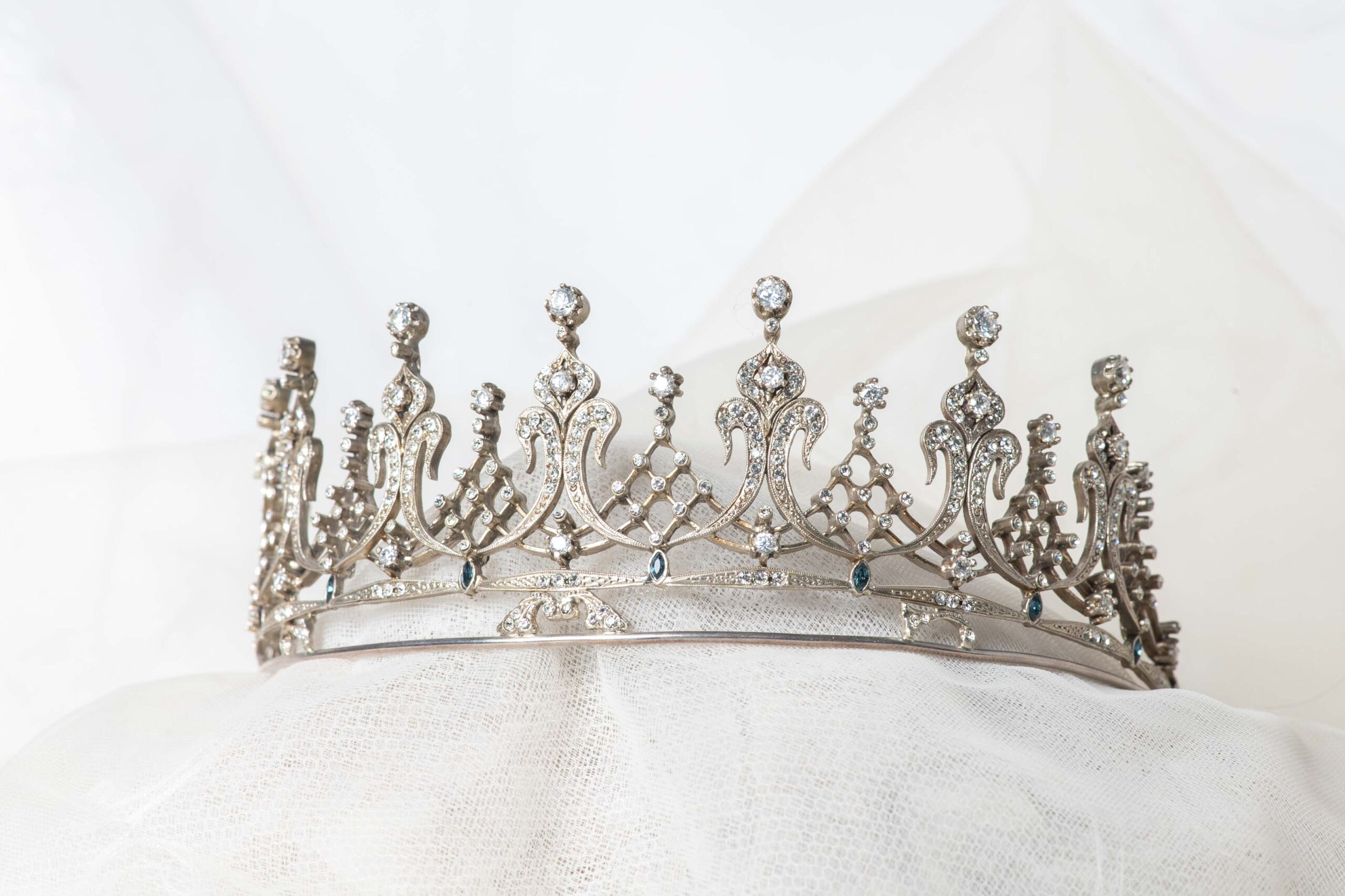 Tiara Liz • López-Linares