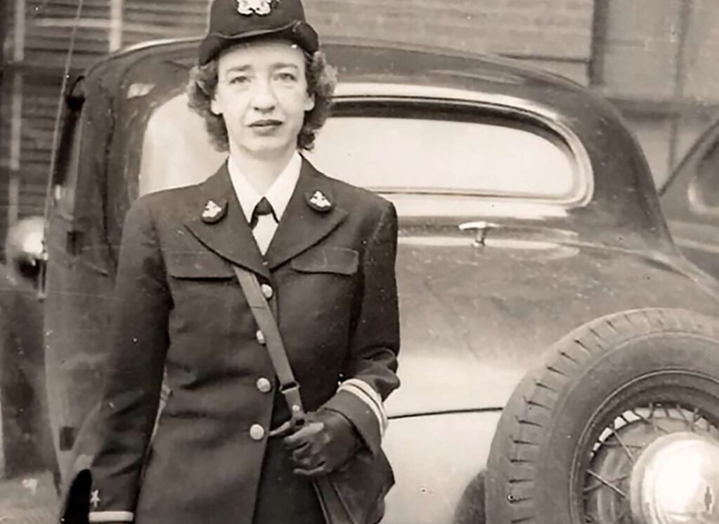 Grace Hopper: Pionera de la Programación • López-Linares